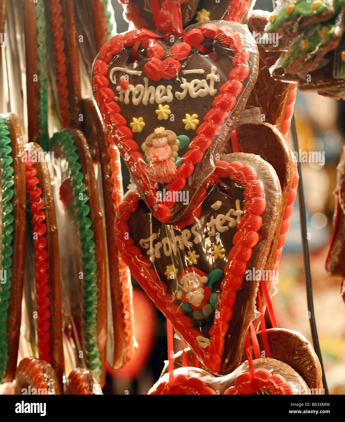 Gingerbread Hearts German Christmas Market Stock Photo - Alamy