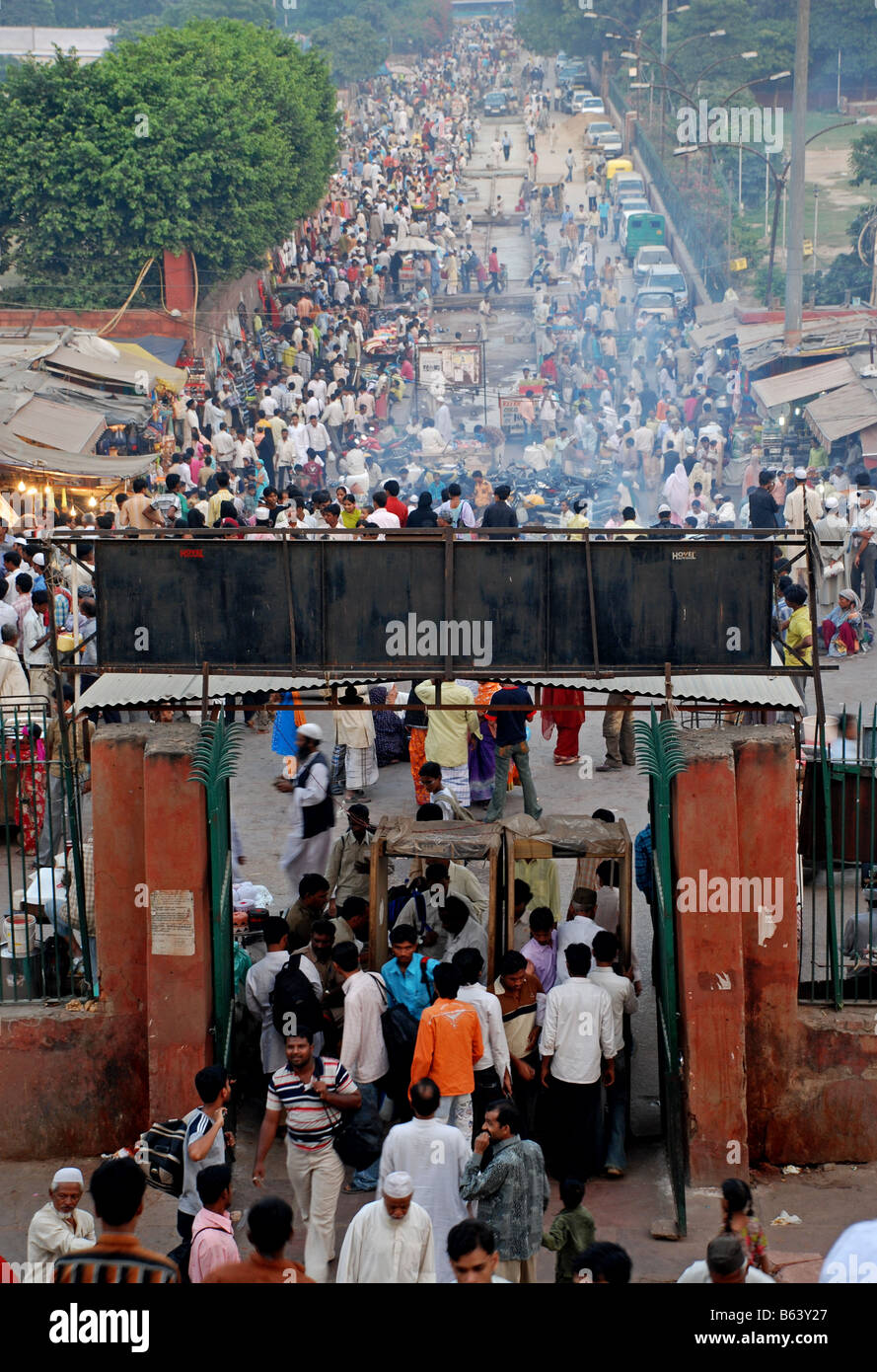 Crowds outside Jama Masjid mosque. Delhi, India Stock Photo - Alamy
