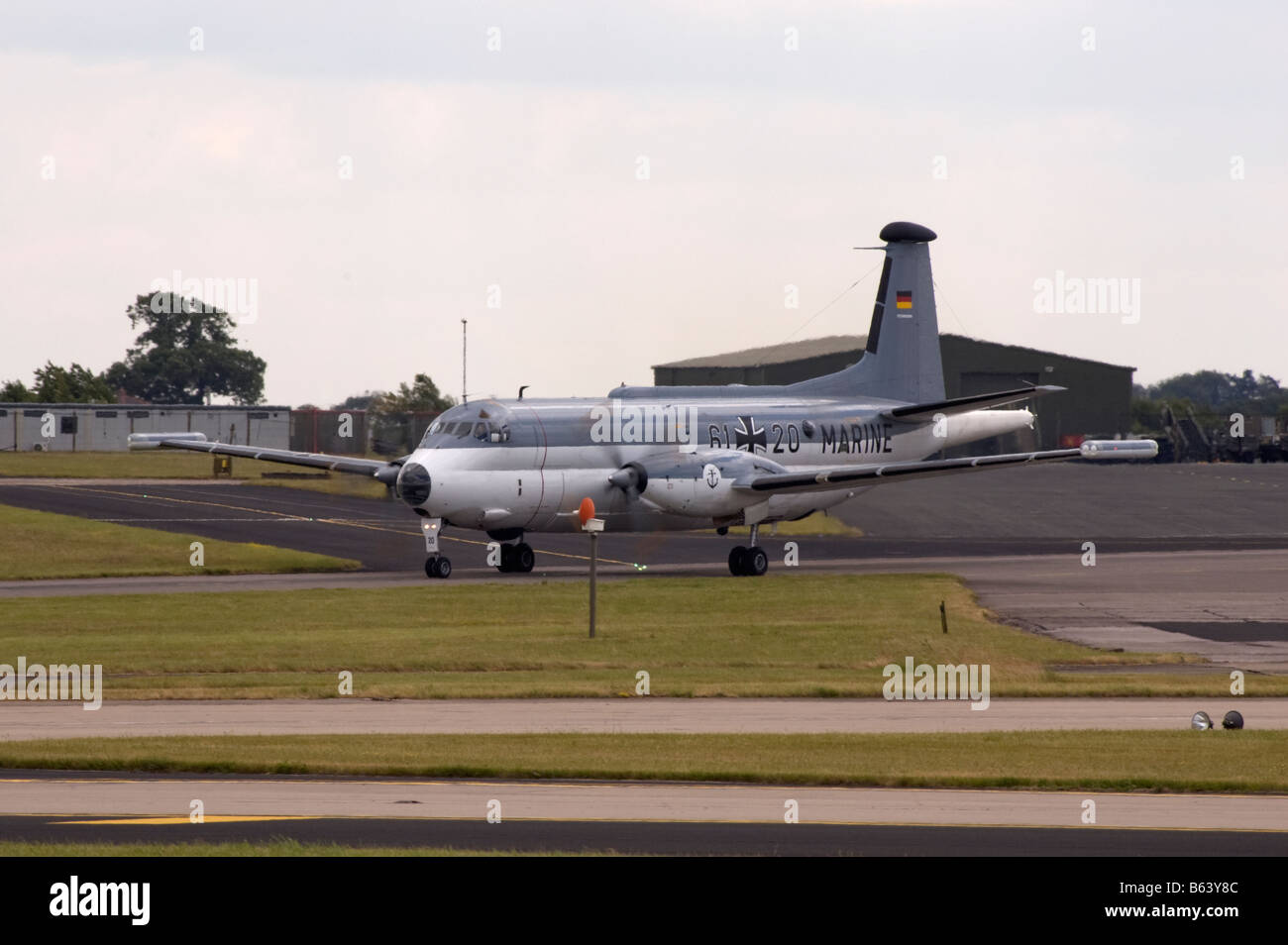 Lockheed p 3 orion hi-res stock photography and images - Alamy