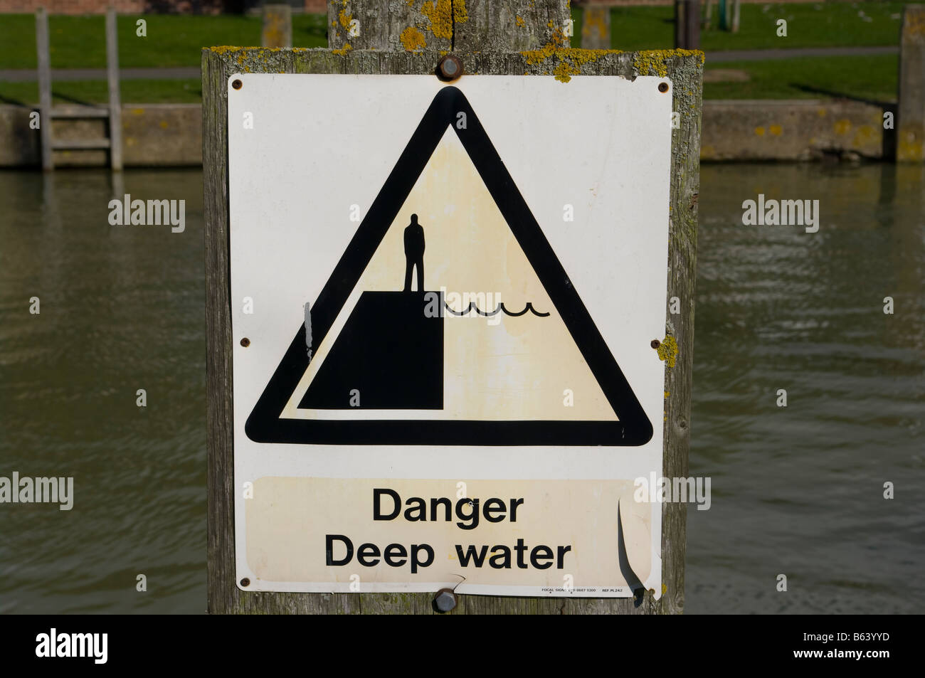 Warning Sign Danger Deep Water Sign uk Stock Photo - Alamy