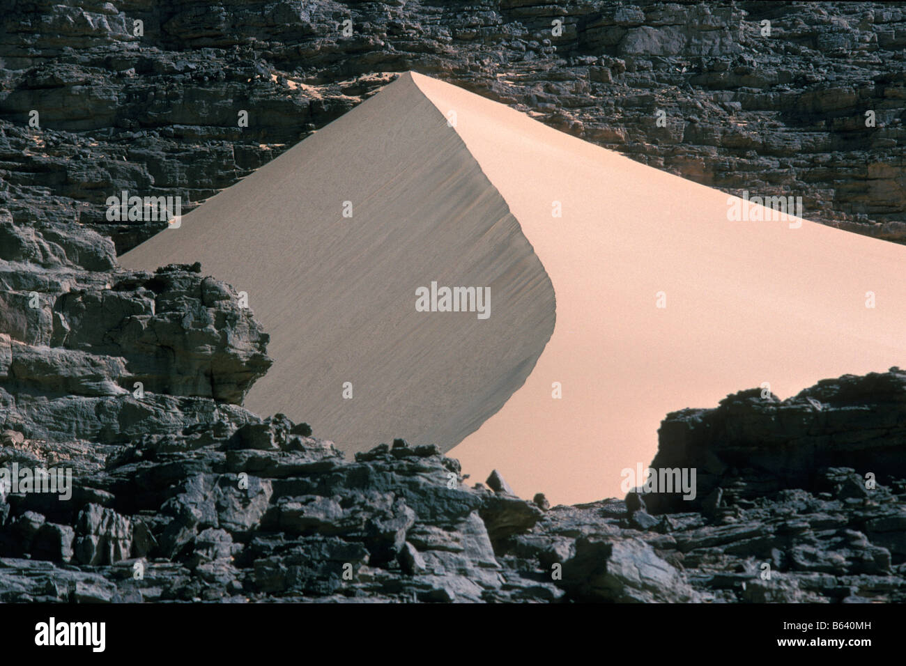 Algeria, Djanet. Landscape. Sand dunes. Sahara Desert Stock Photo - Alamy
