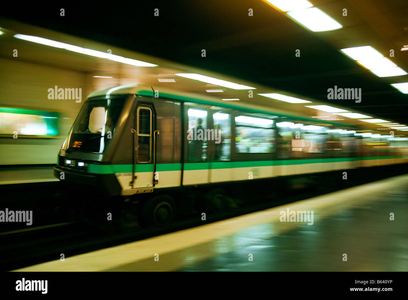 Capital city metro hi-res stock photography and images - Alamy