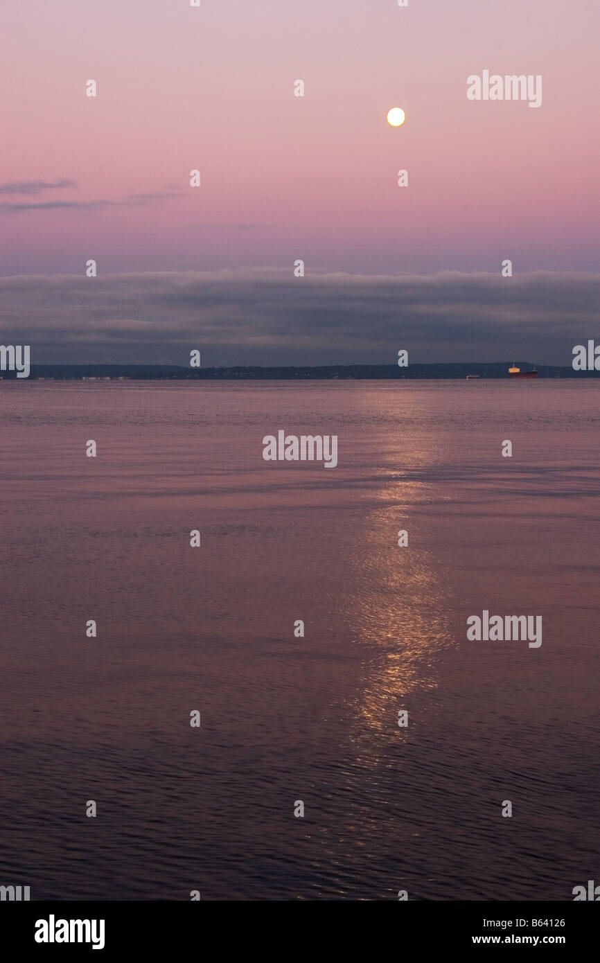 Moon in morning hi-res stock photography and images - Alamy