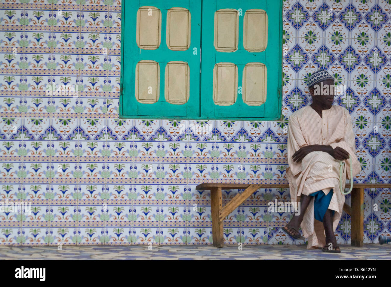 Muslim man mosque senegal hi-res stock photography and images - Alamy