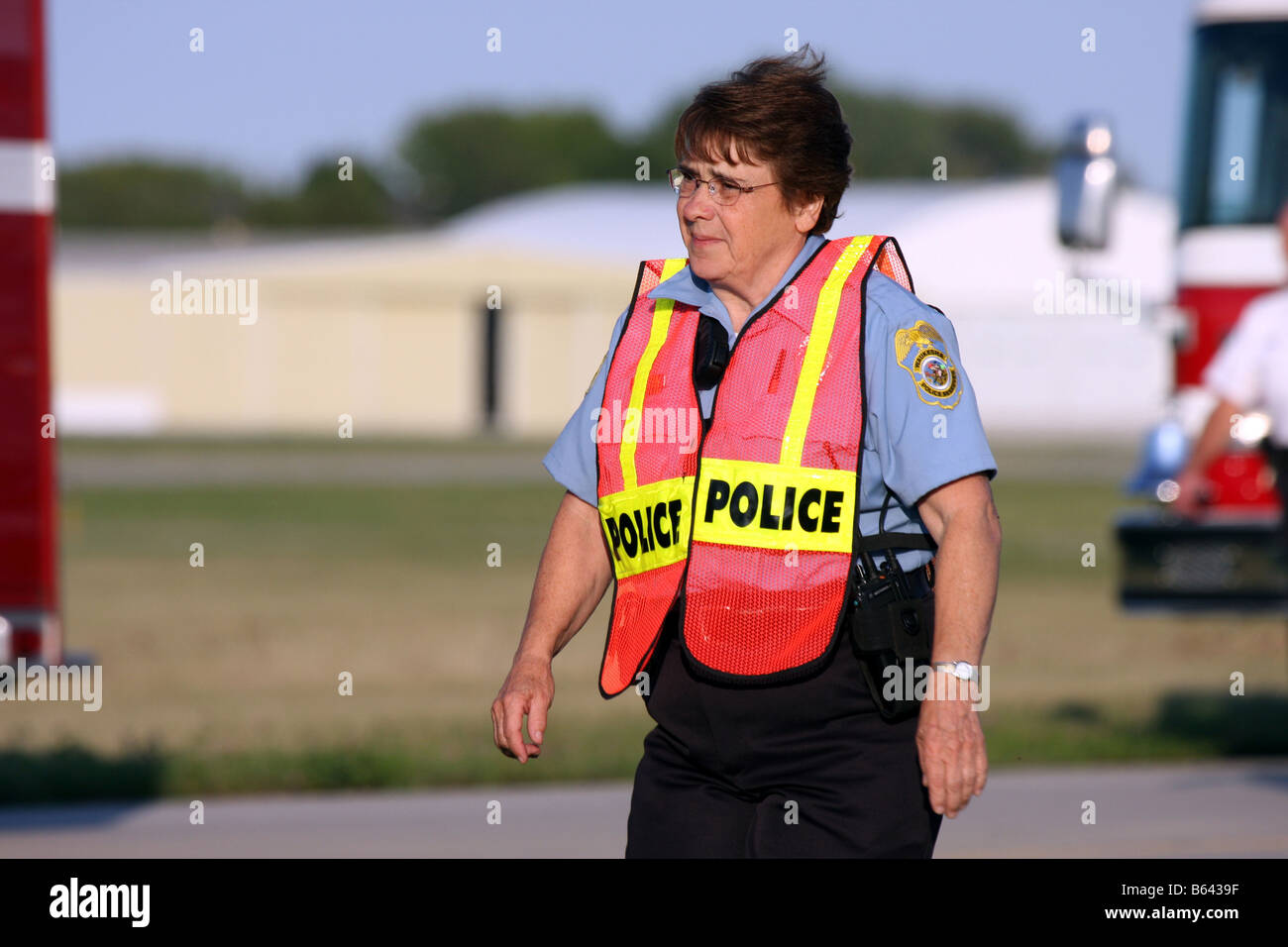 A female police officer on the emergency scene Stock Photo - Alamy