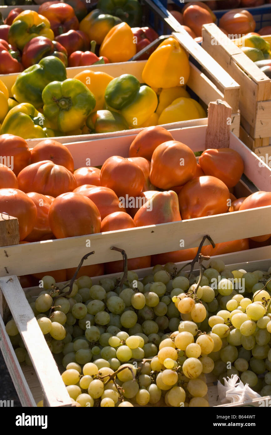 Italian produce market hi-res stock photography and images - Alamy