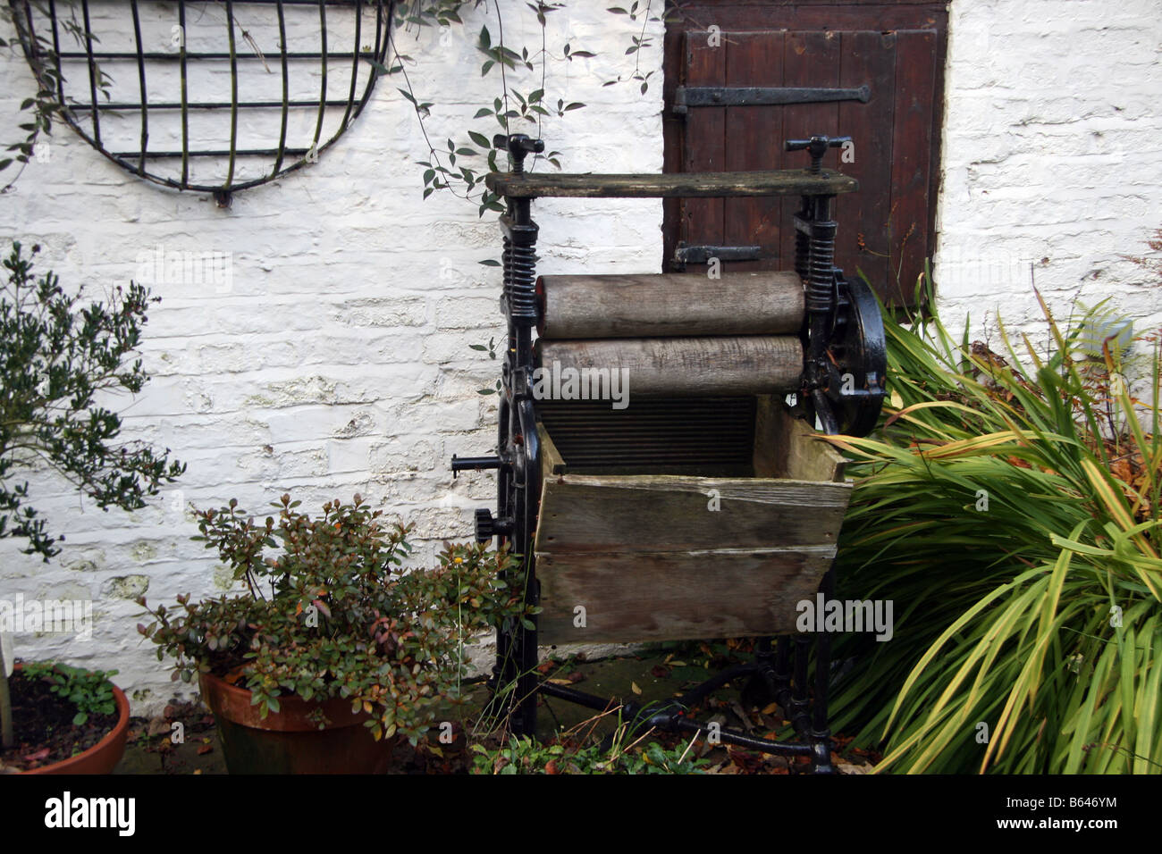 Old Antique Washing Mangle Used High Resolution Stock Photography and ...