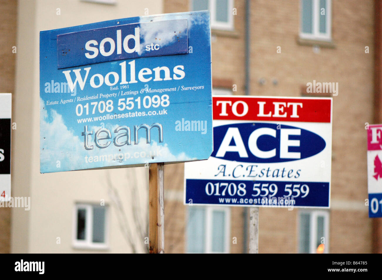 To let and Sold signs Stock Photo - Alamy