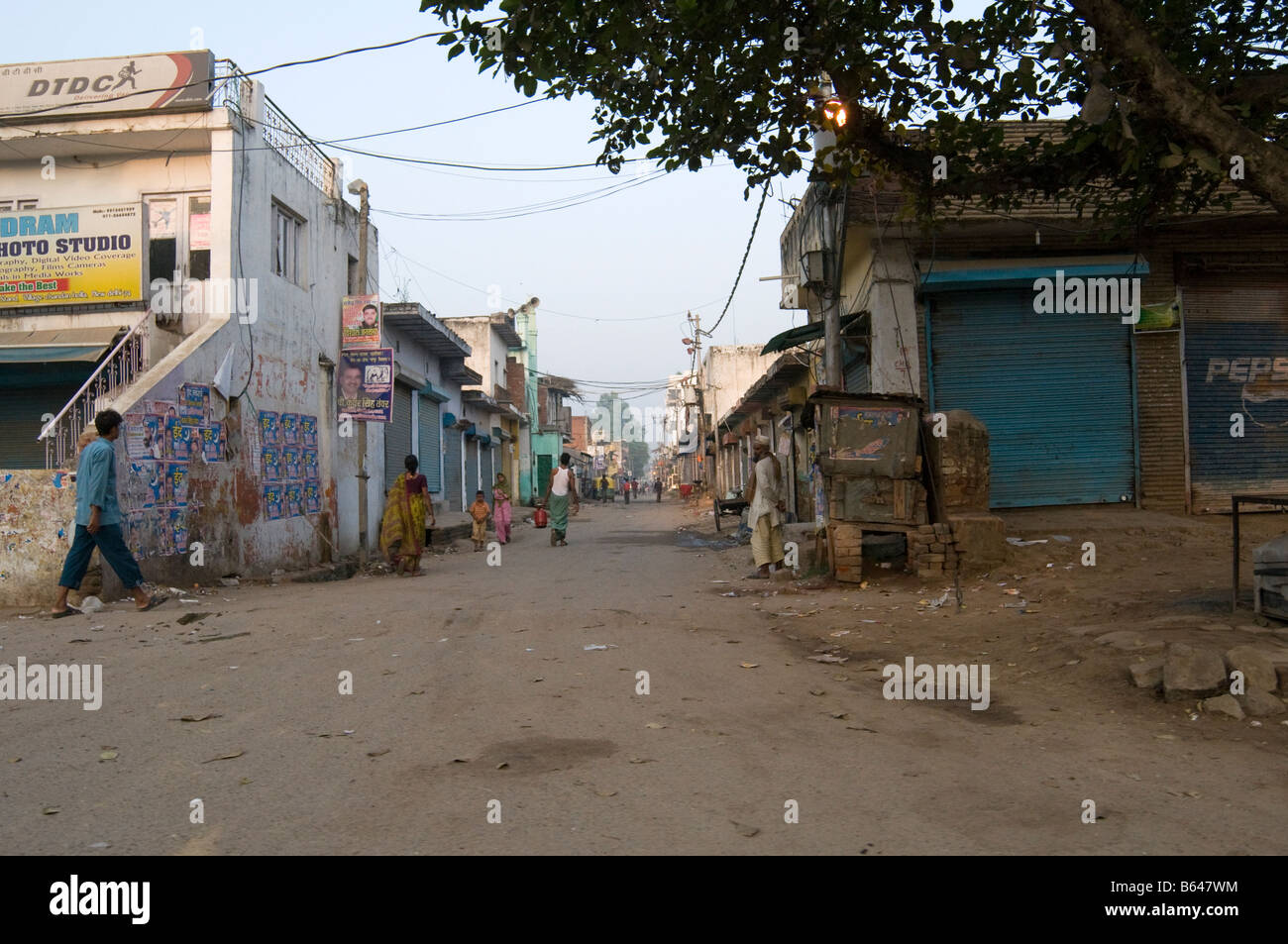 Bazaar new delhi india hi-res stock photography and images - Alamy