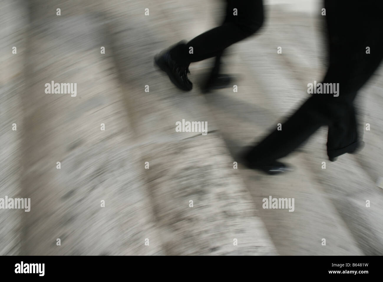 Woman walking down busy sidewalk hi-res stock photography and images ...