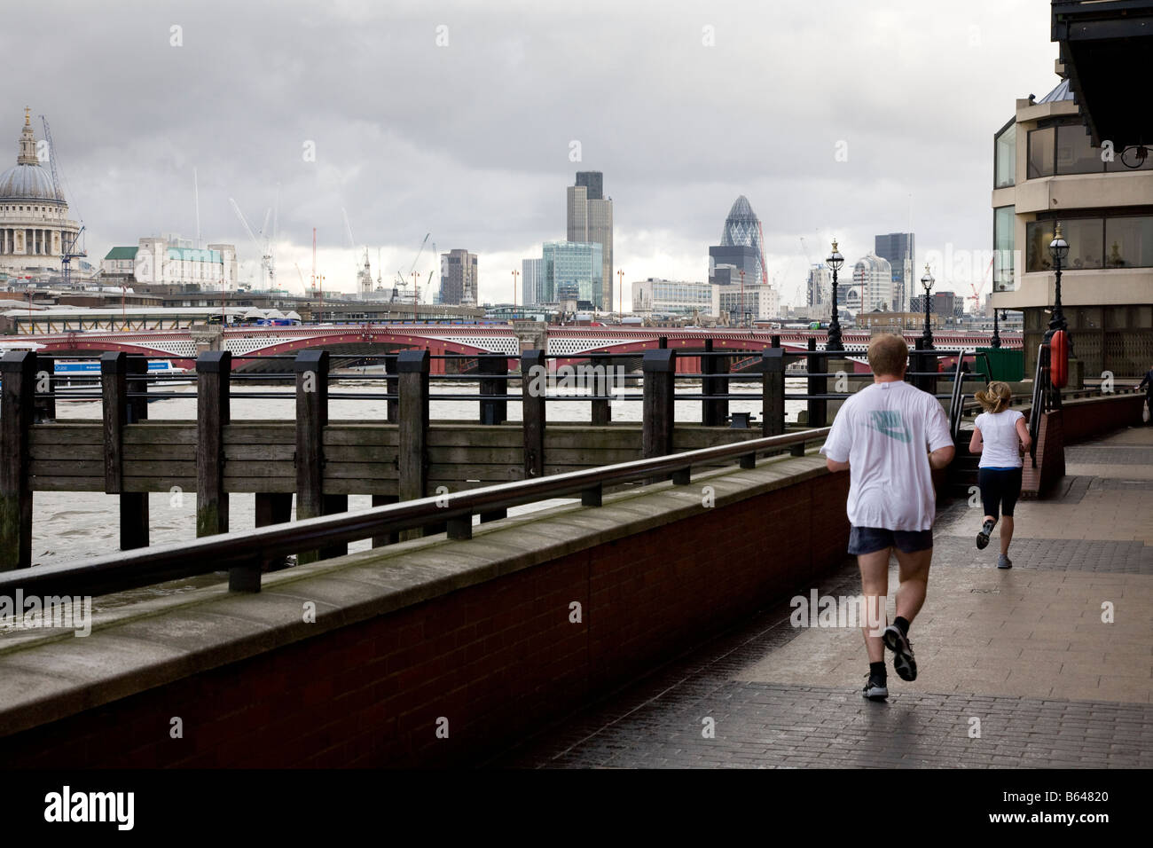 Exercising outside london hi-res stock photography and images - Alamy