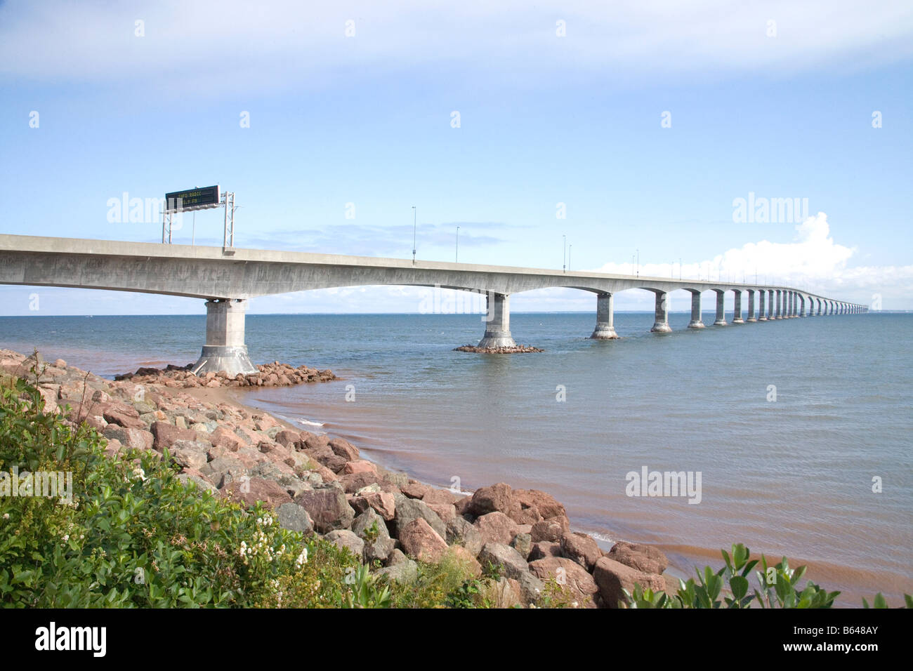 Confederation bridge new brunswick hi-res stock photography and images ...