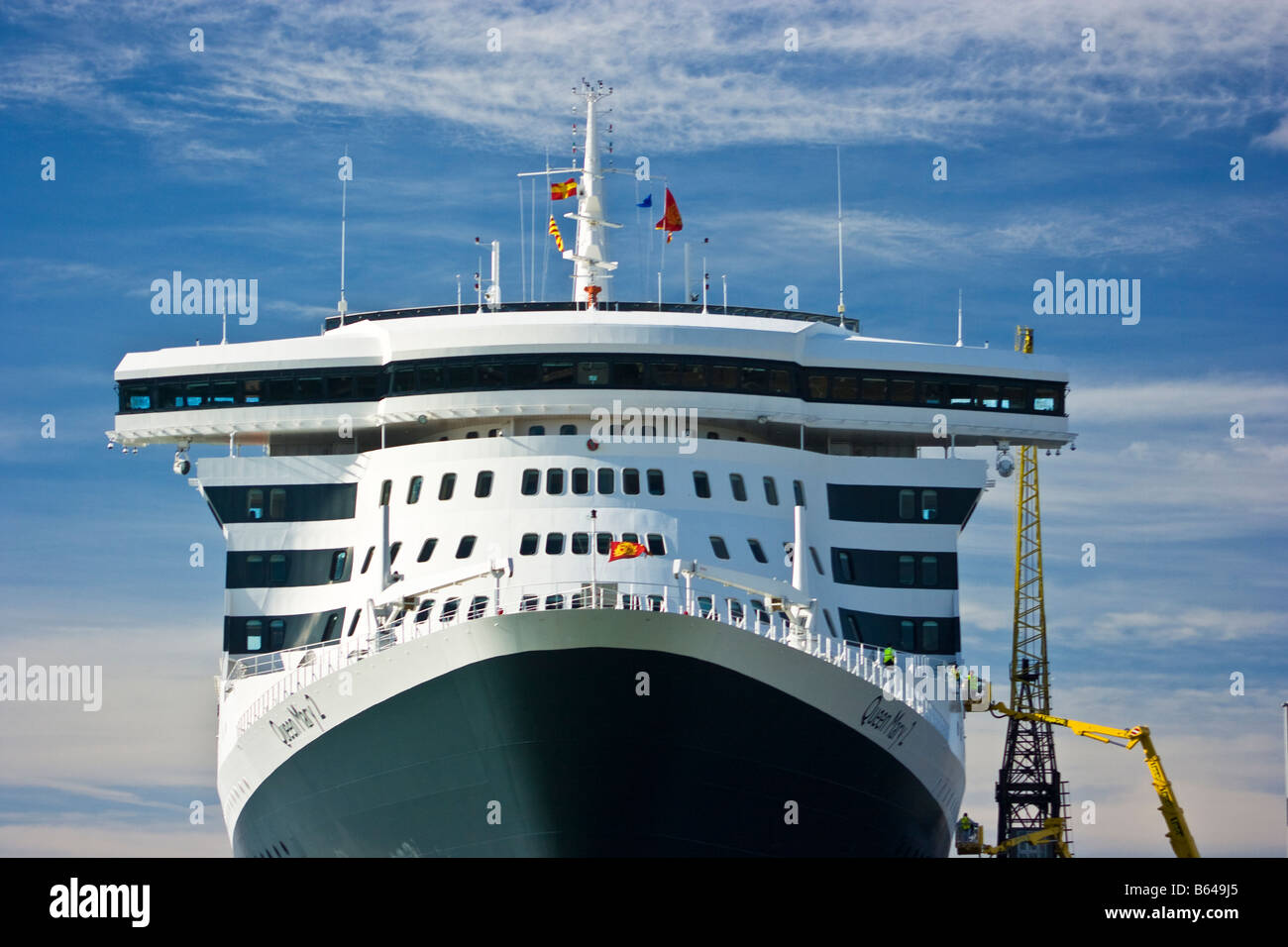 Queen mary 2 ship hi-res stock photography and images - Alamy