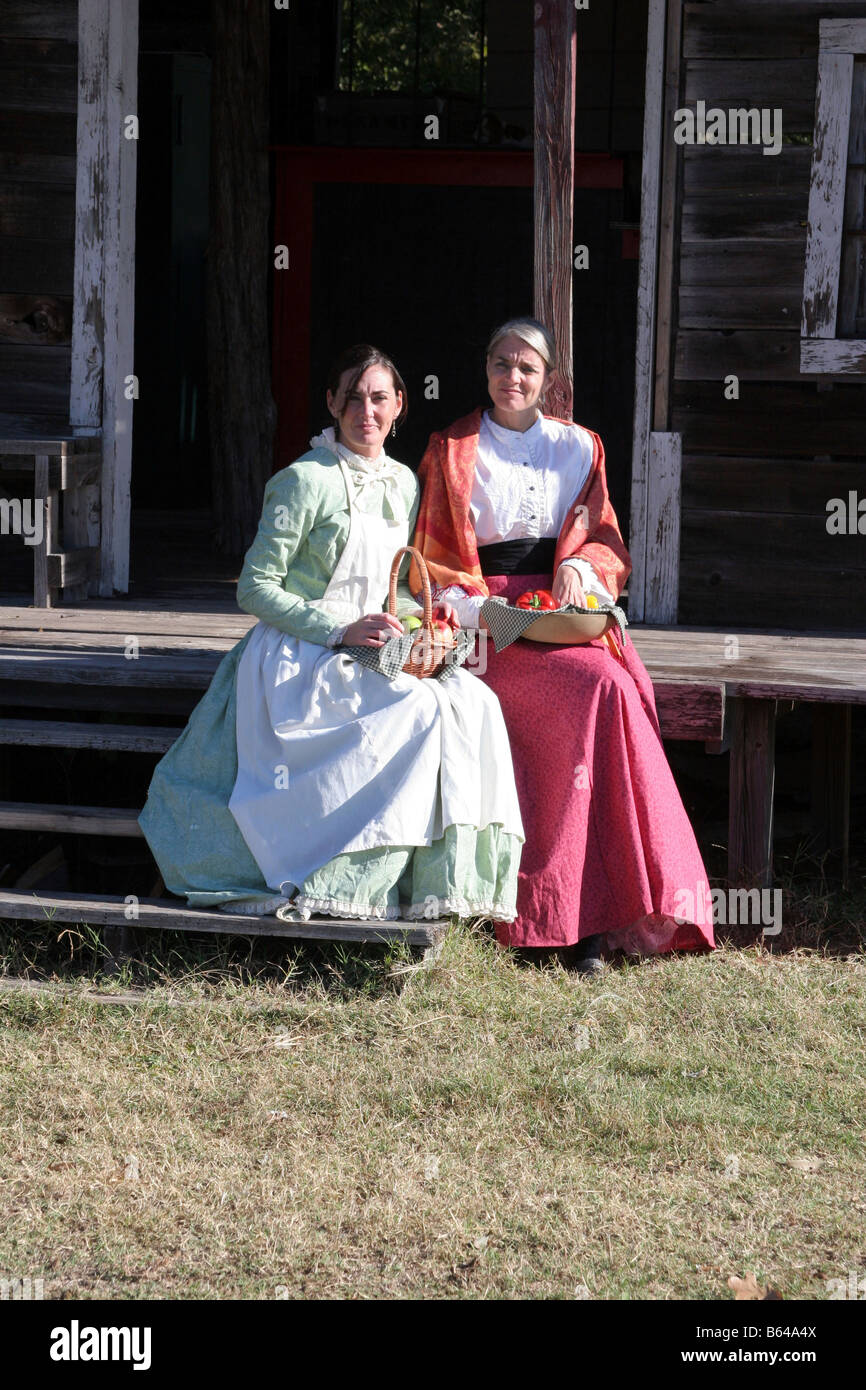 American frontier women hi-res stock photography and images - Alamy