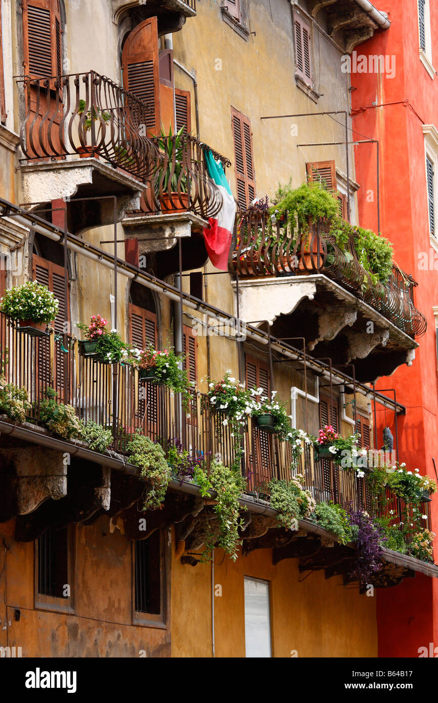 Italian balcony hi-res stock photography and images - Alamy