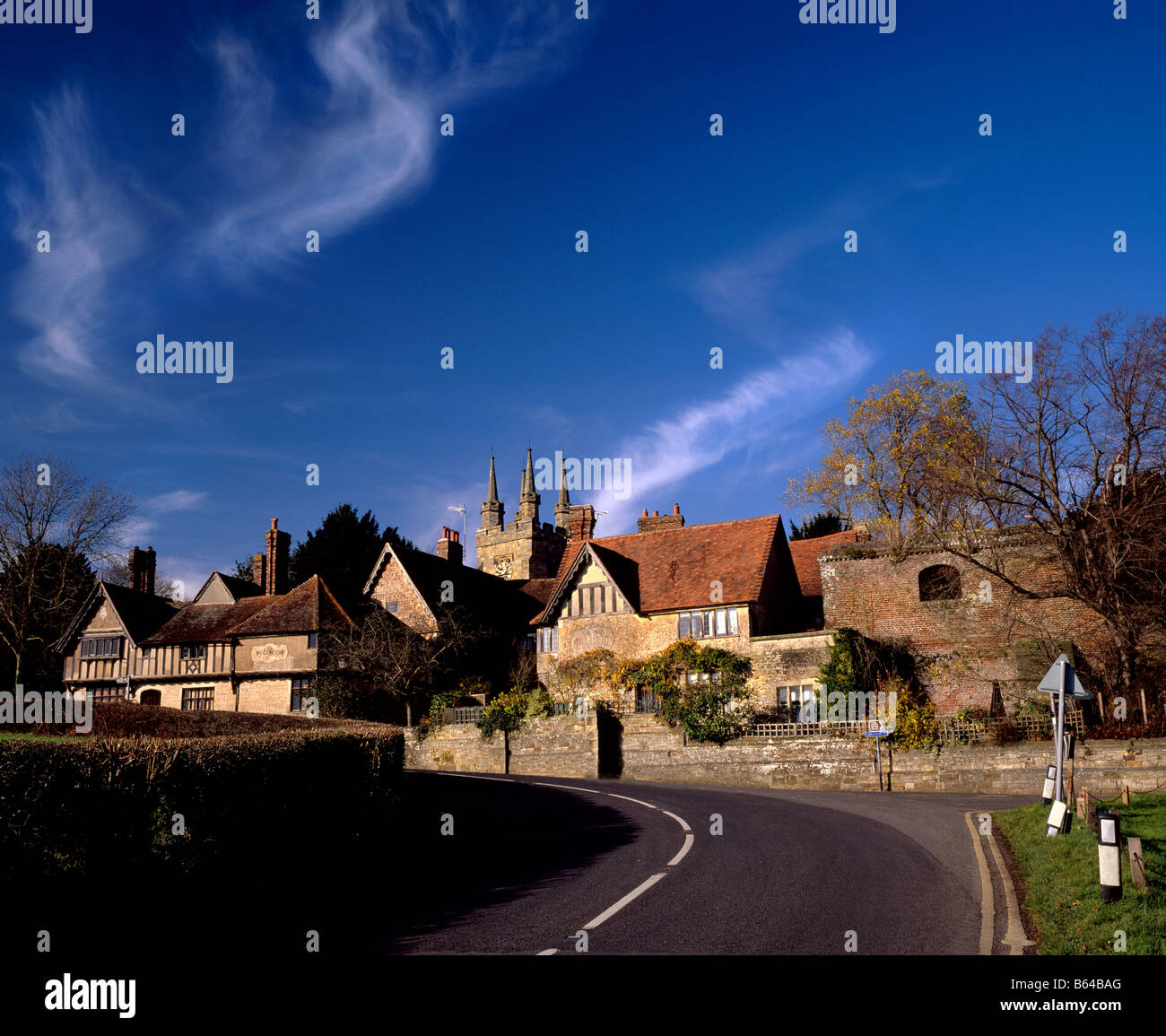 Kent village countryside hi-res stock photography and images - Alamy