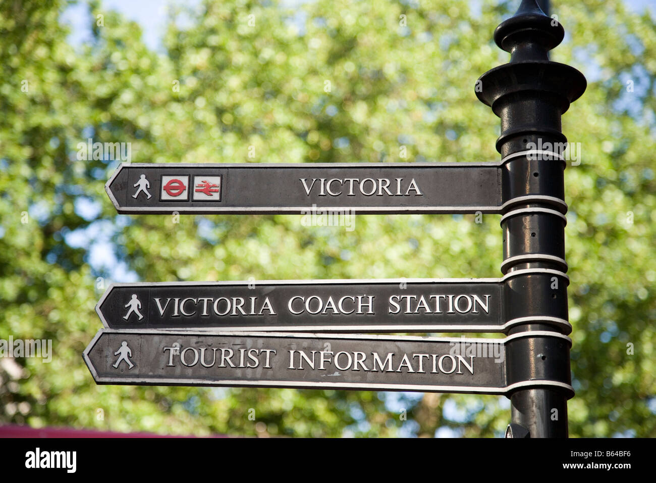 Pedestrian signpost close to Victoria station, London Stock Photo - Alamy
