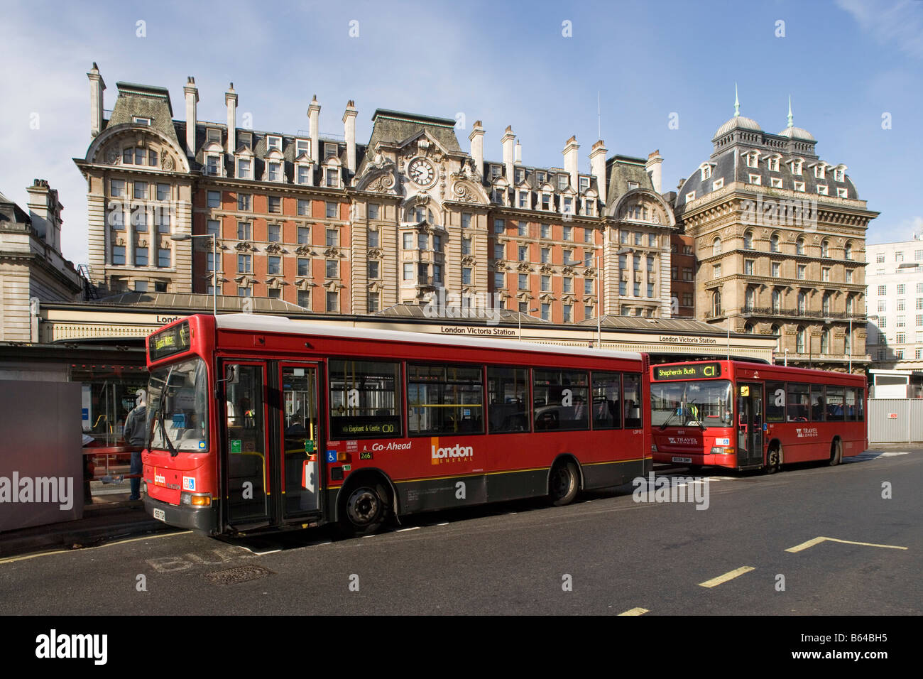 Victoria bus hi-res stock photography and images - Alamy