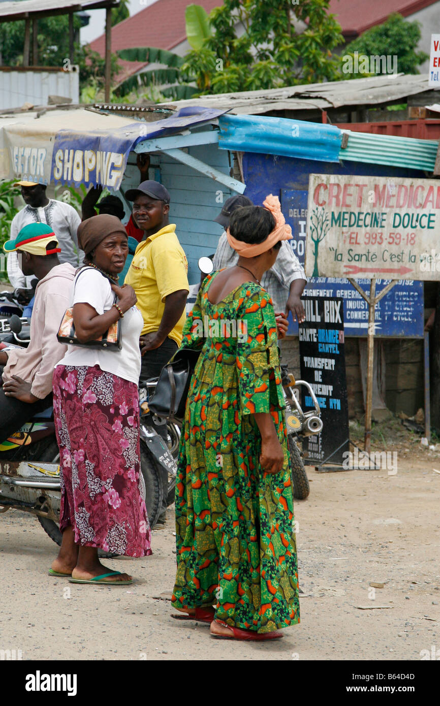 Woman traditional dress cameroon hi-res stock photography and images ...