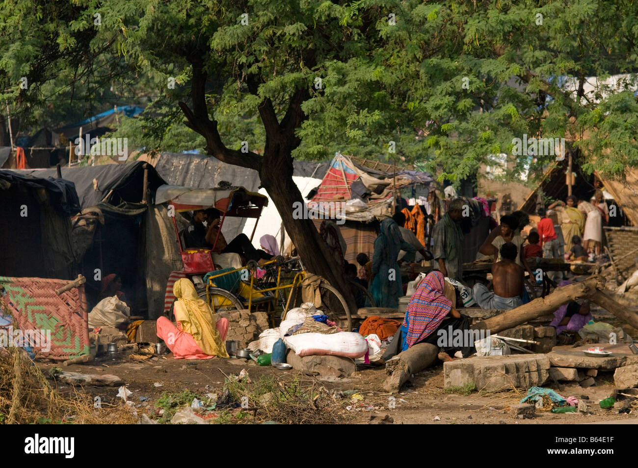 Slums in Agra. Uttar Pradesh. India Stock Photo - Alamy