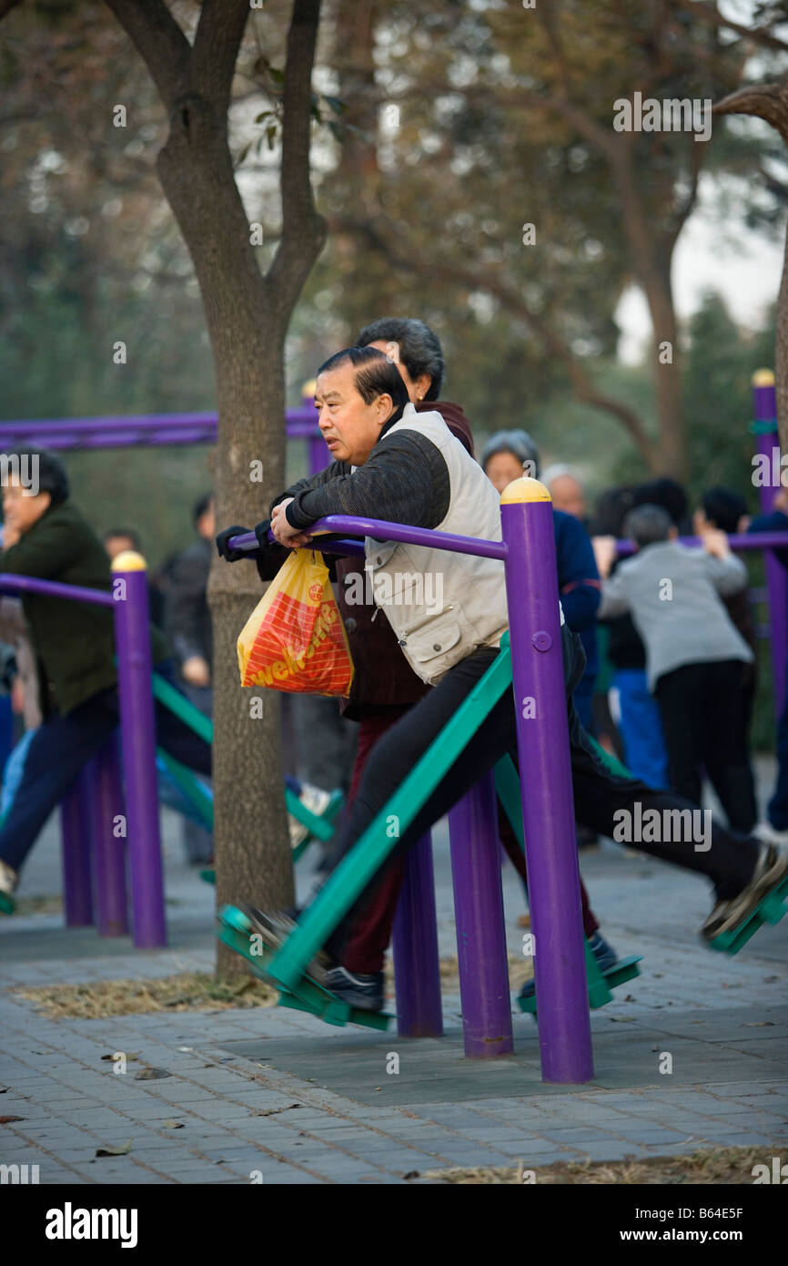Chinese men doing exercise hi-res stock photography and images - Alamy