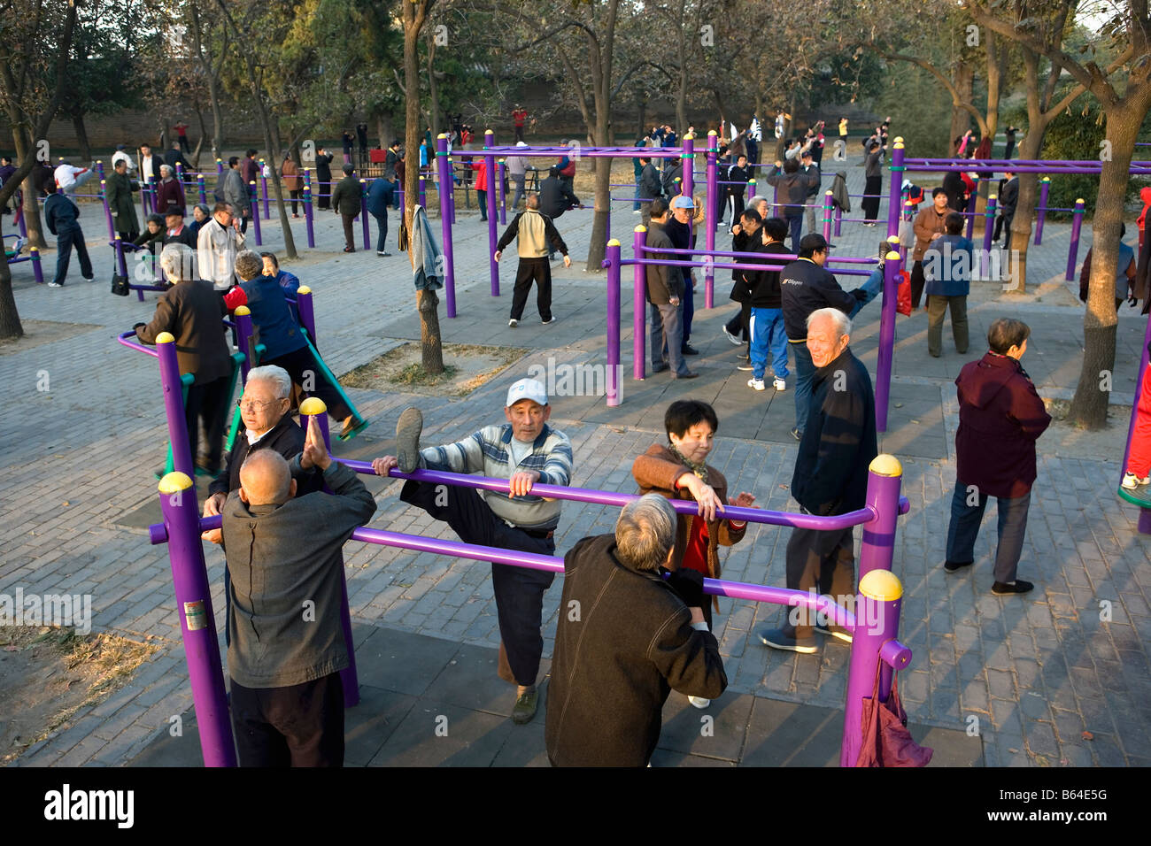 Chinese men doing exercise hi-res stock photography and images - Alamy