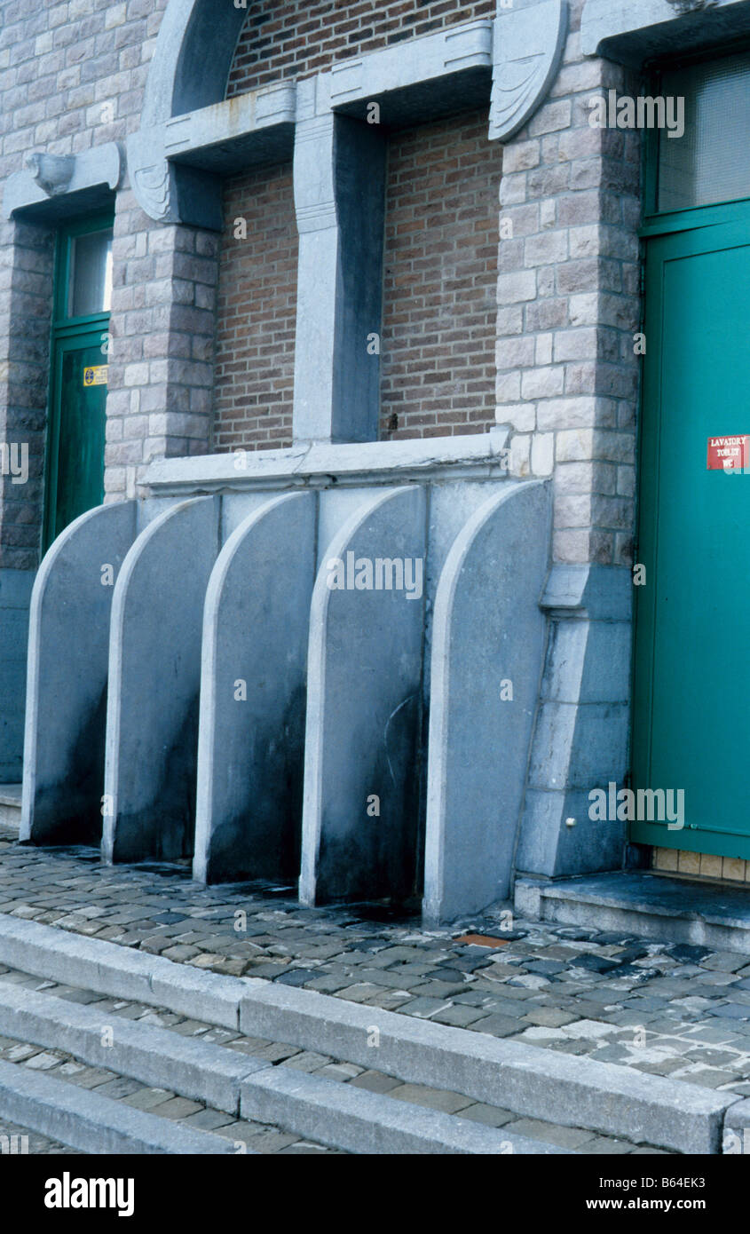 External urinals hi-res stock photography and images - Alamy