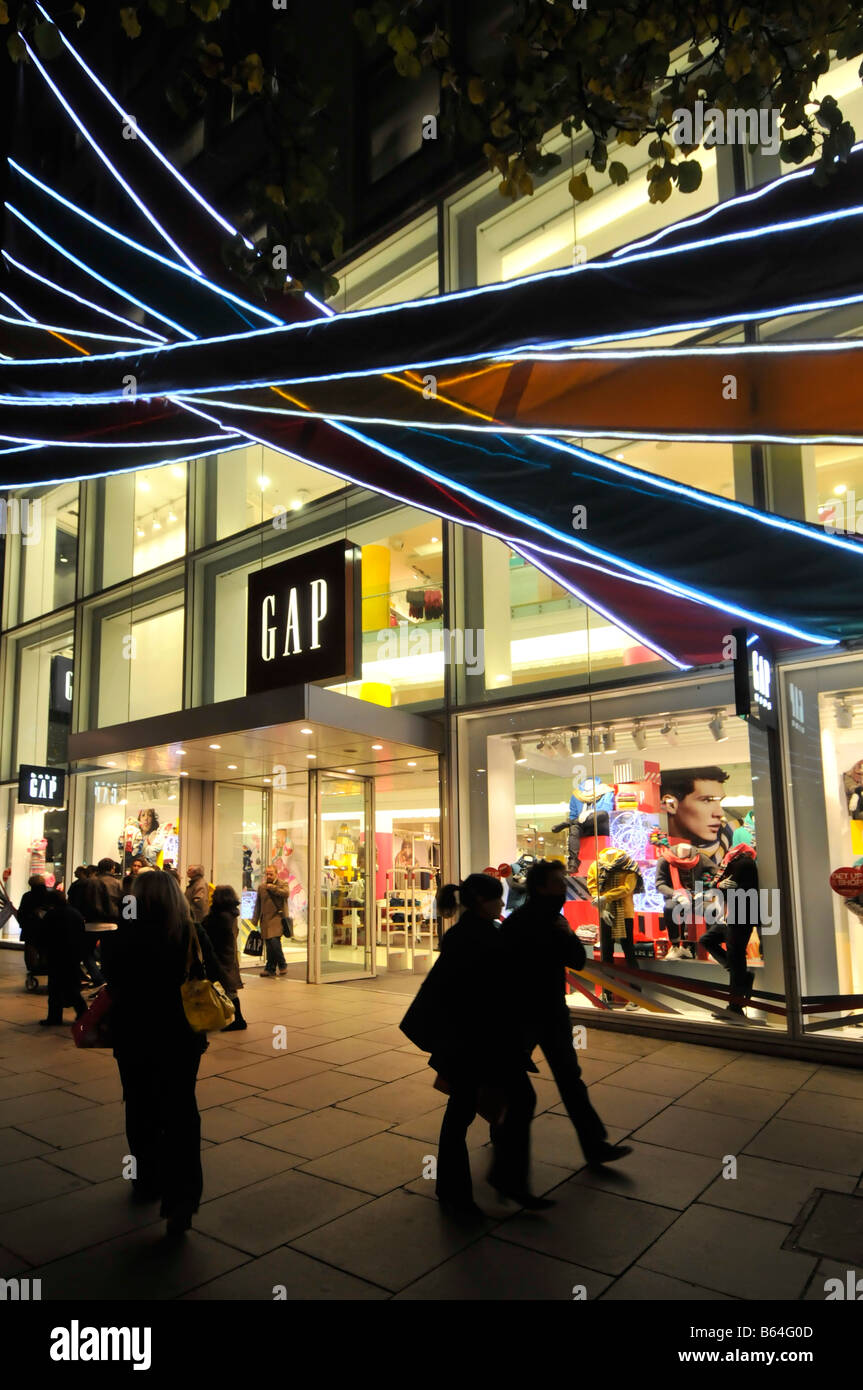 Gap Childrens Store High Resolution Stock Photography and Images - Alamy