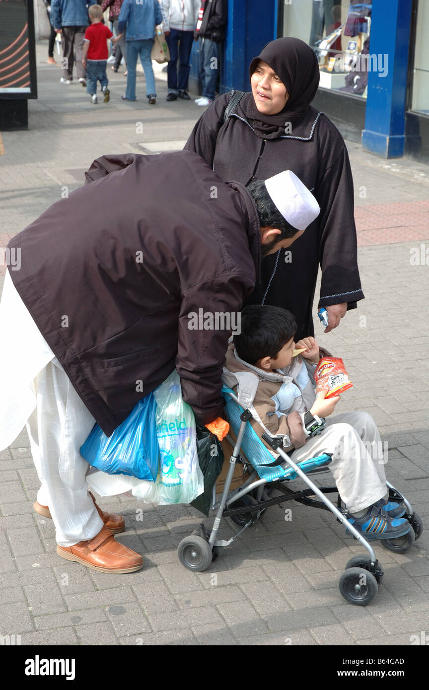 muslim family, Leicester, England, UK Stock Photo - Alamy