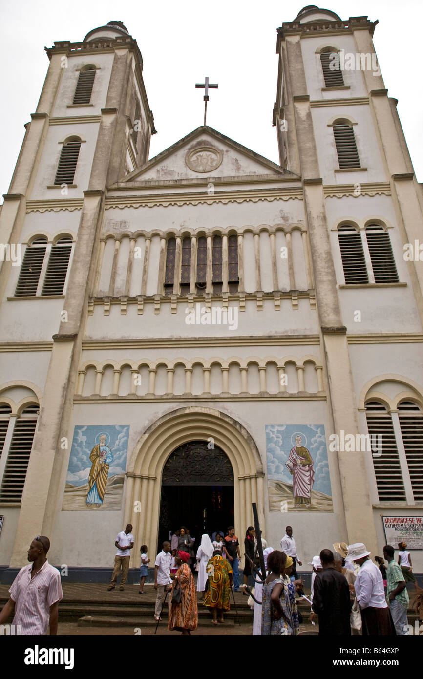 Africa cameroon christian church hi-res stock photography and images ...