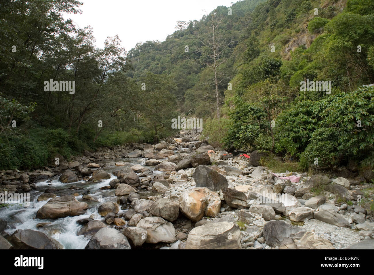 Modi River valley in the Annapurna range of the Himalayas, Nepal Stock ...