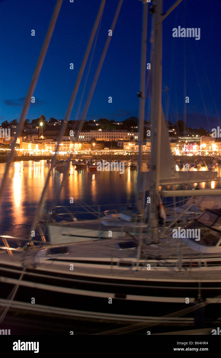 Yacht in english harbour hi-res stock photography and images - Alamy