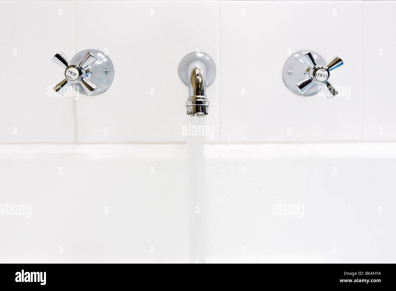 Water run out faucet hi-res stock photography and images - Alamy