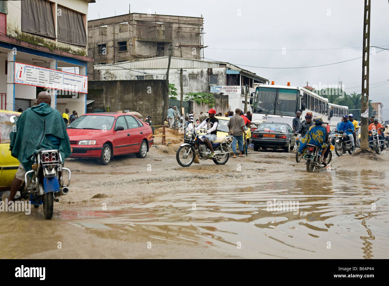 Traffic and road damage, Douala Cameroon Africa Stock Photo - Alamy