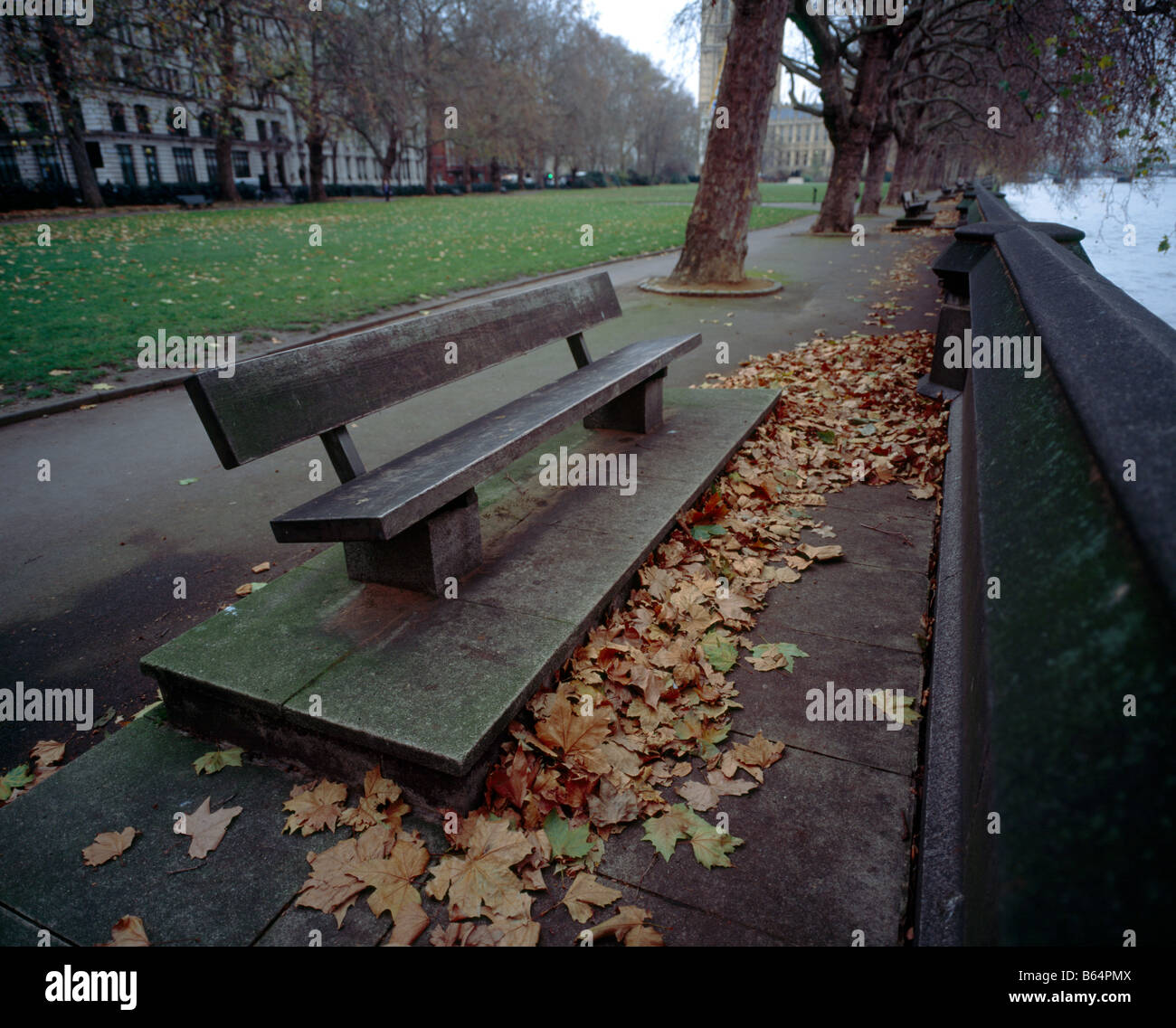 London Bench River Thames High Resolution Stock Photography and Images ...