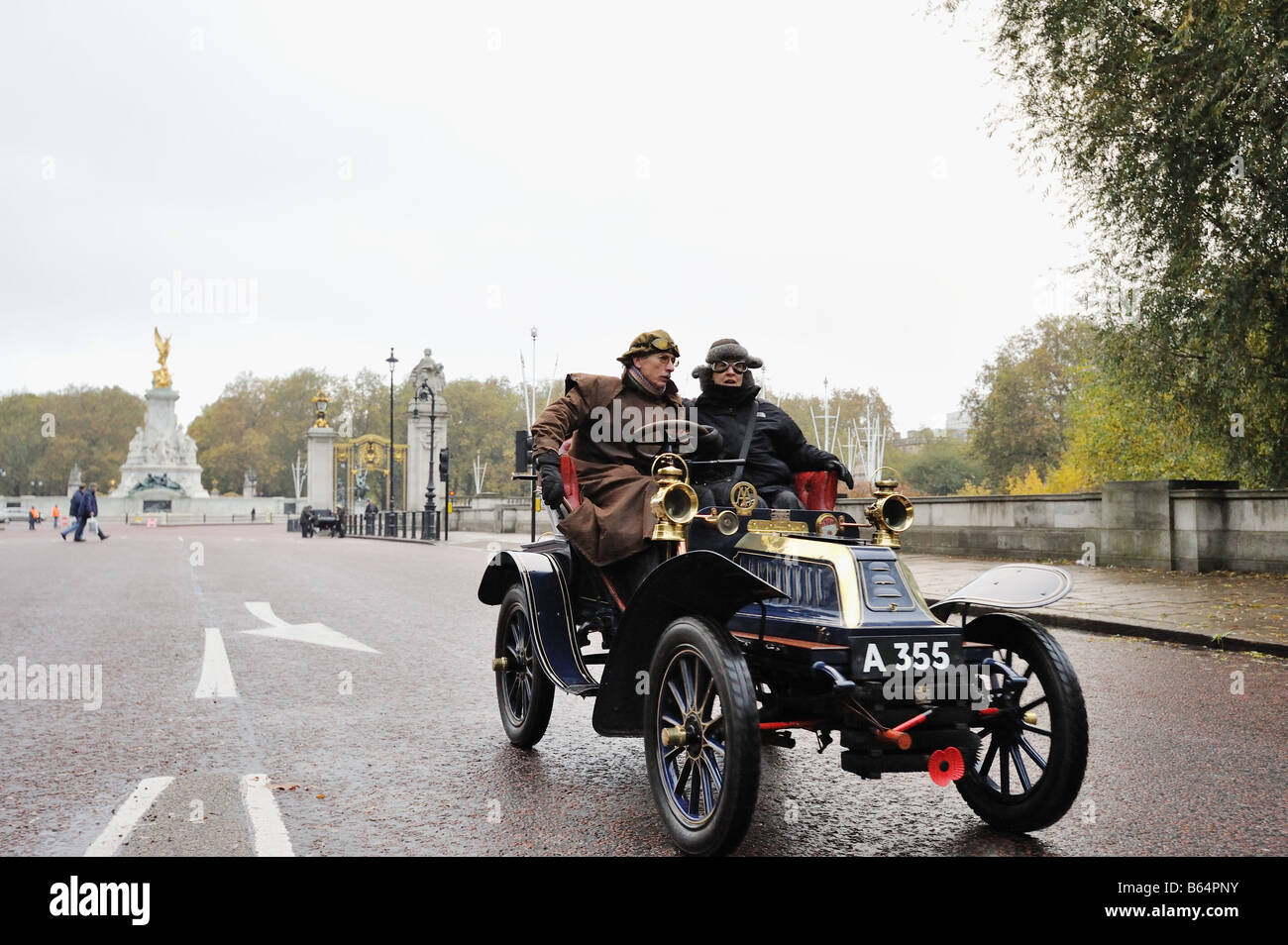Classic car run london hi-res stock photography and images - Alamy