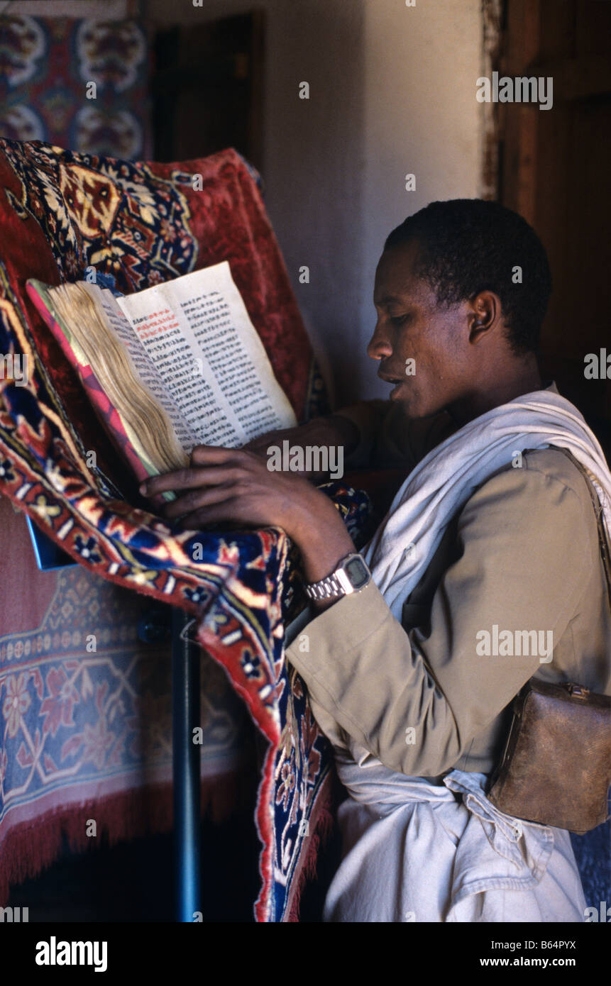 Monk reading bible hi-res stock photography and images - Alamy