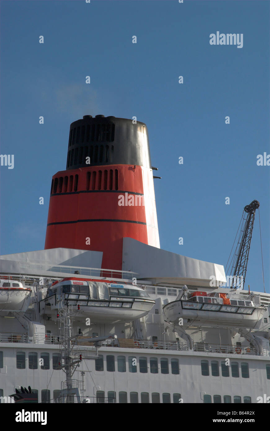 Cunard qe2 hi-res stock photography and images - Alamy