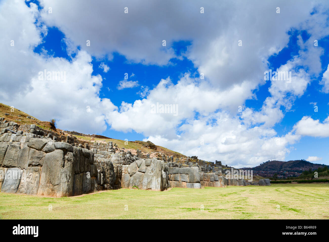 Sacsayhuaman ruins hi-res stock photography and images - Alamy
