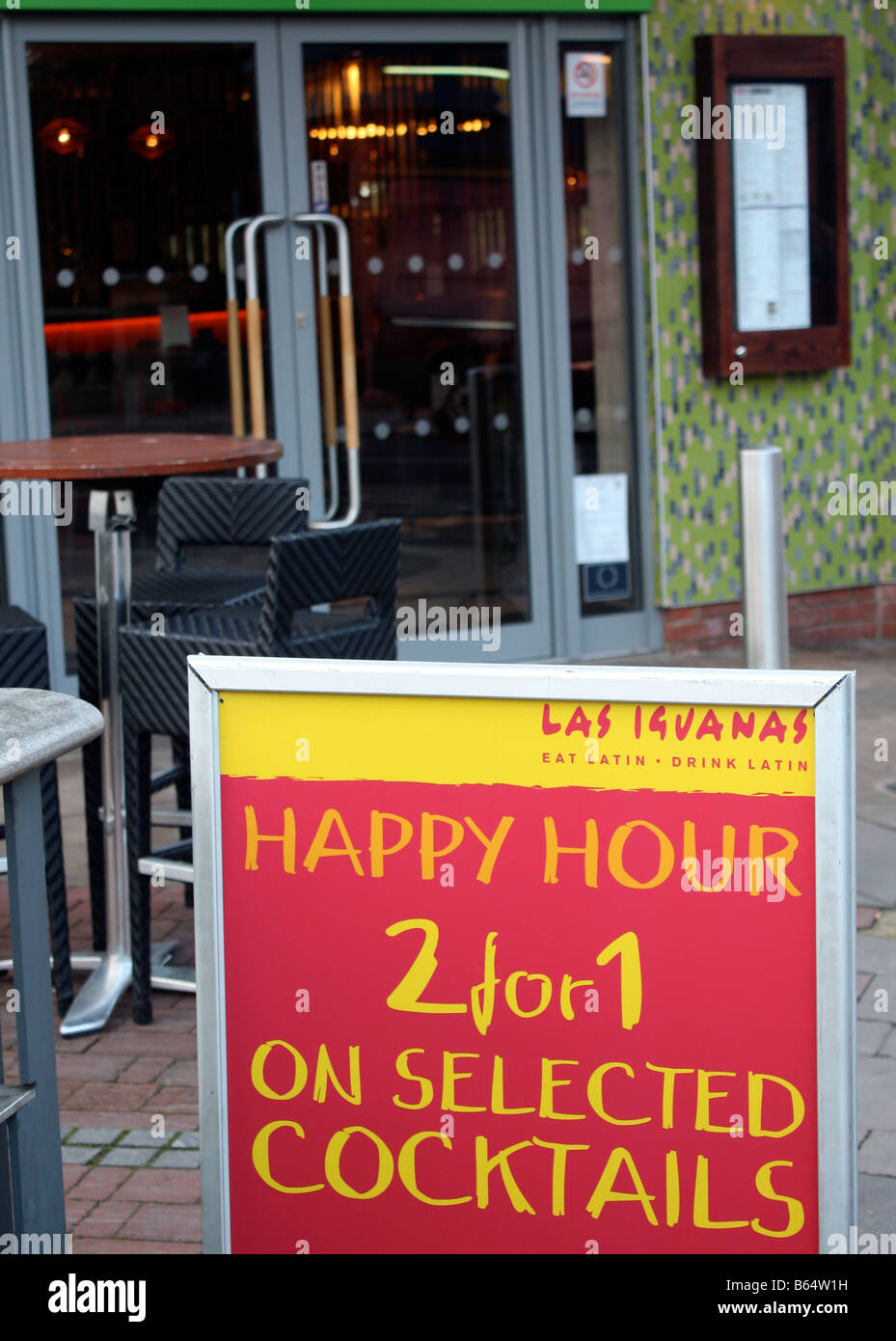 Happy Hour sign Stock Photo - Alamy