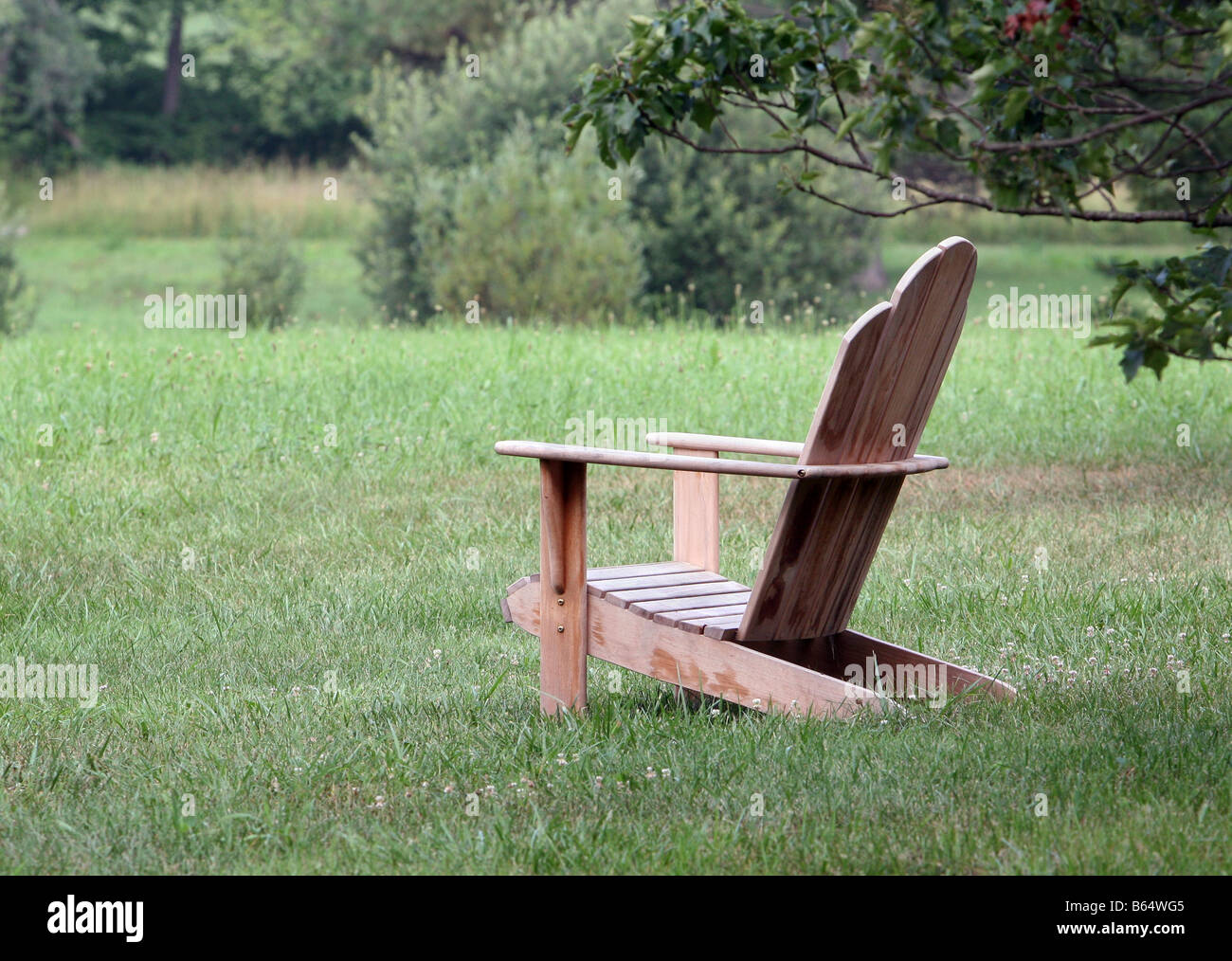 Sitting on wood slats hi-res stock photography and images - Alamy