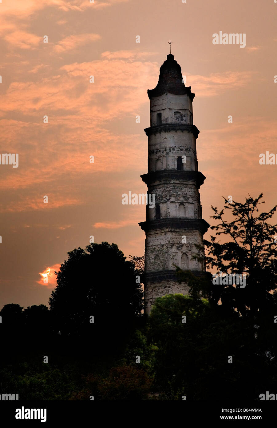 Traditipagoda hi-res stock photography and images - Alamy