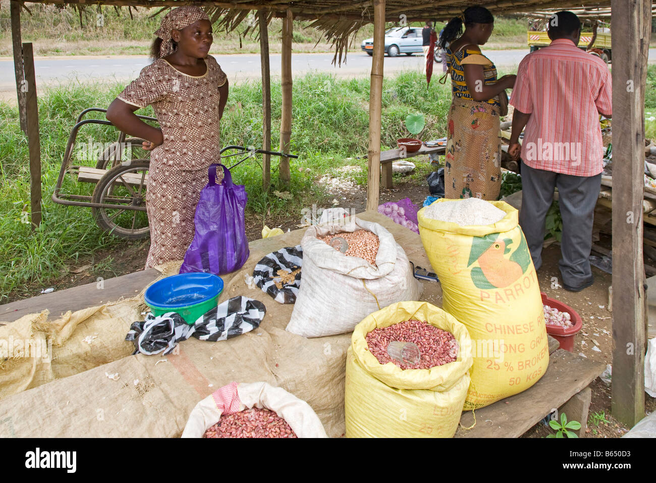 Douala market hi-res stock photography and images - Alamy