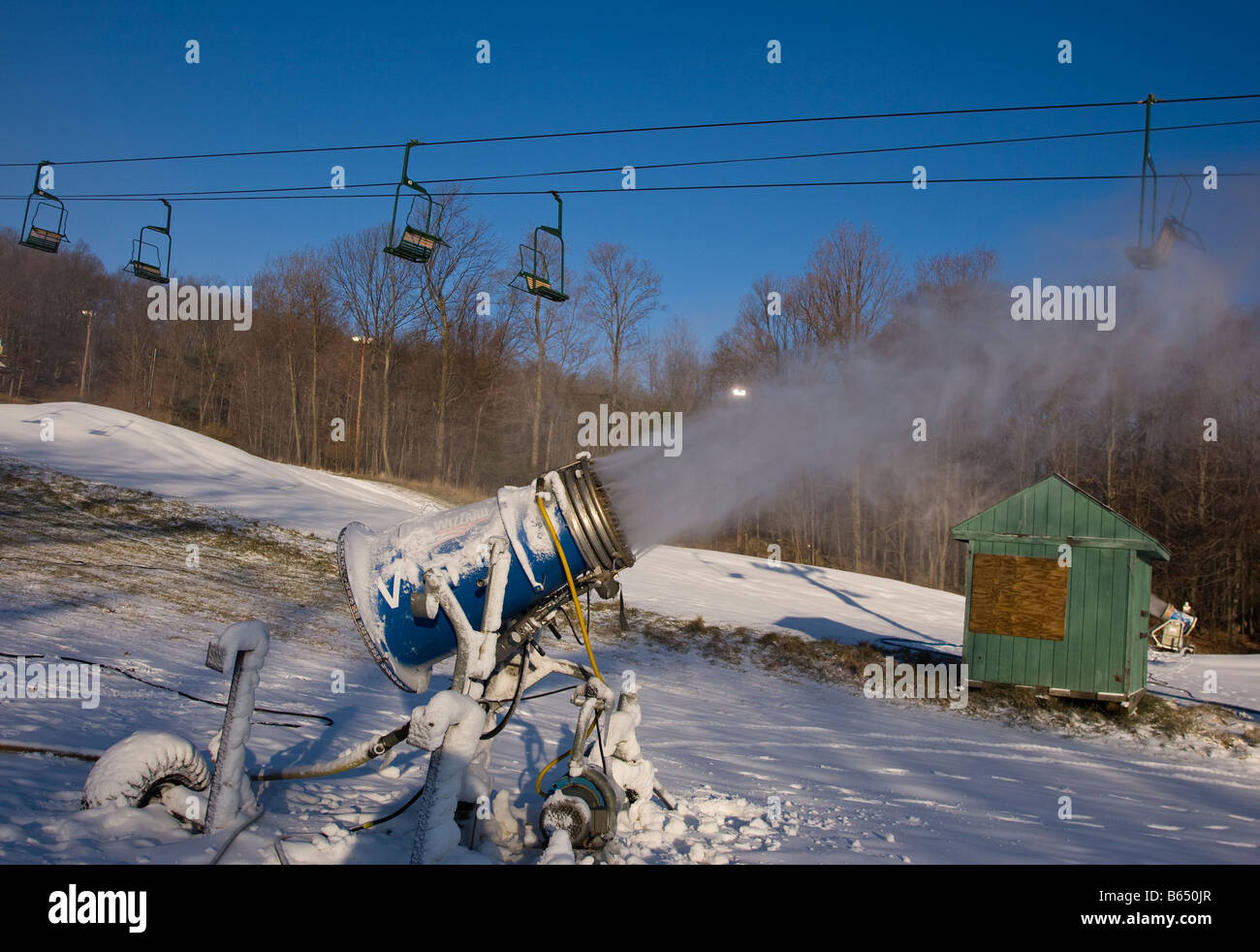Snow gun making snow Stock Photo - Alamy