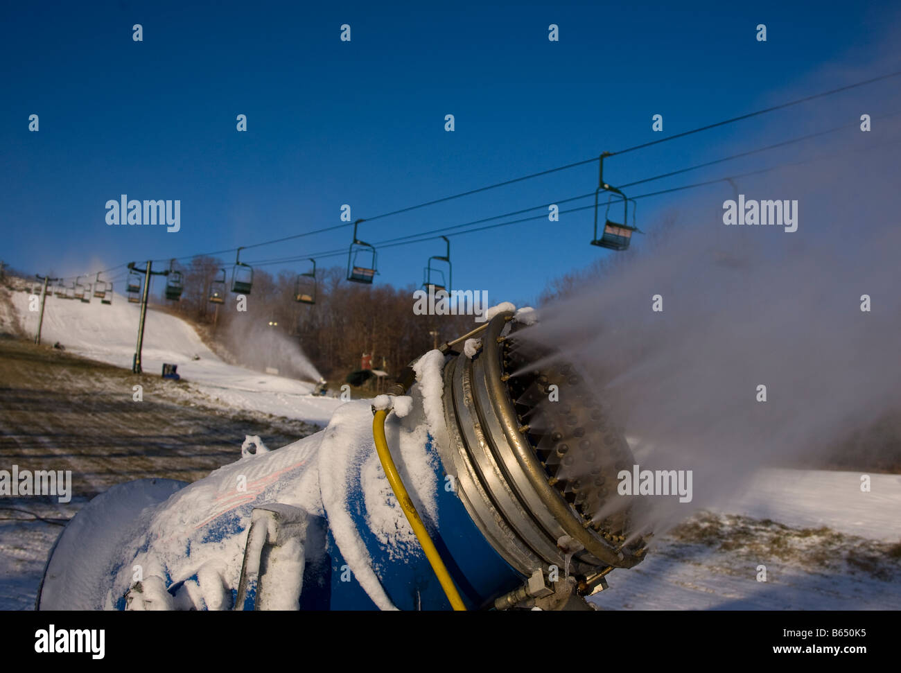 Snow gun making snow Stock Photo - Alamy