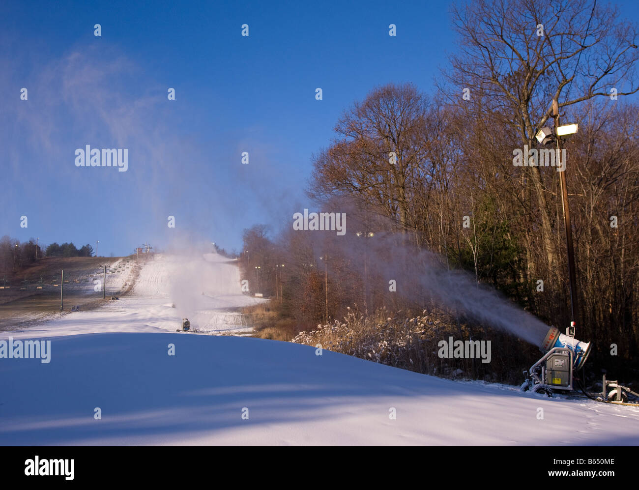 Snow gun making snow Stock Photo - Alamy