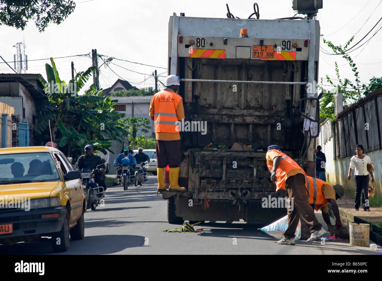 Garbage disposal africa hi-res stock photography and images - Alamy
