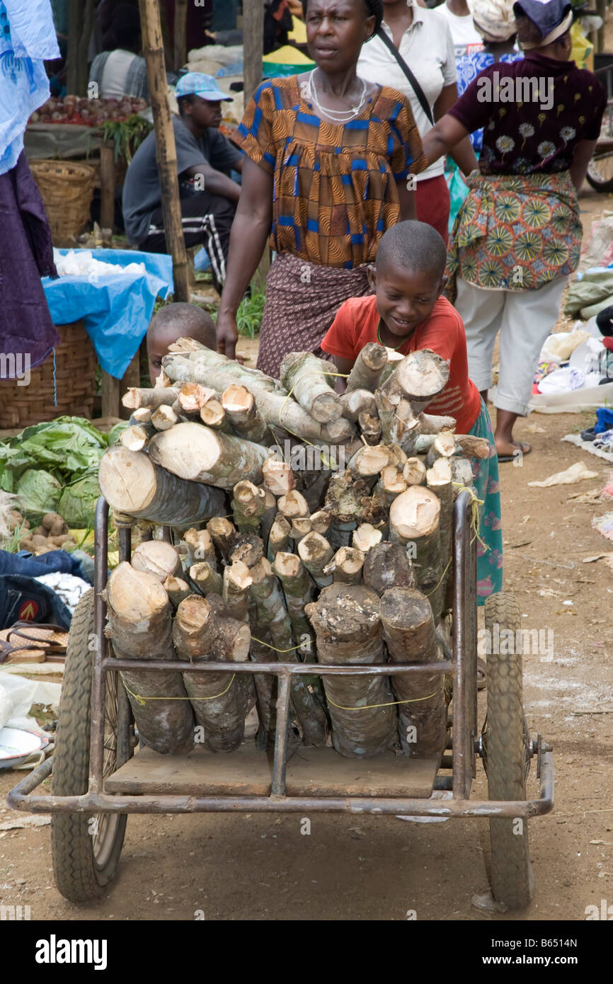 Market stall cameroon hi-res stock photography and images - Alamy