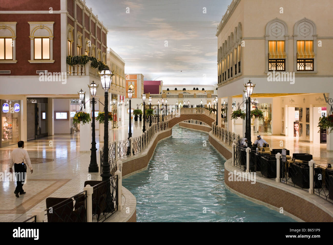canal and bridge, Villagio Mall, Doha, Qatar Stock Photo - Alamy