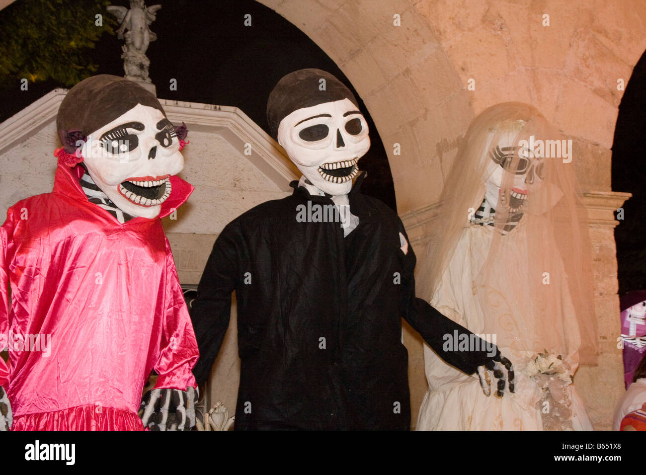 Mexico skeleton figures hi-res stock photography and images - Alamy